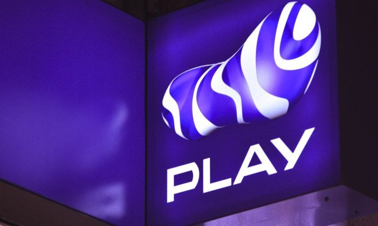 Play Poland SIM Cards and eSIM: Detailed Guides for Tourists